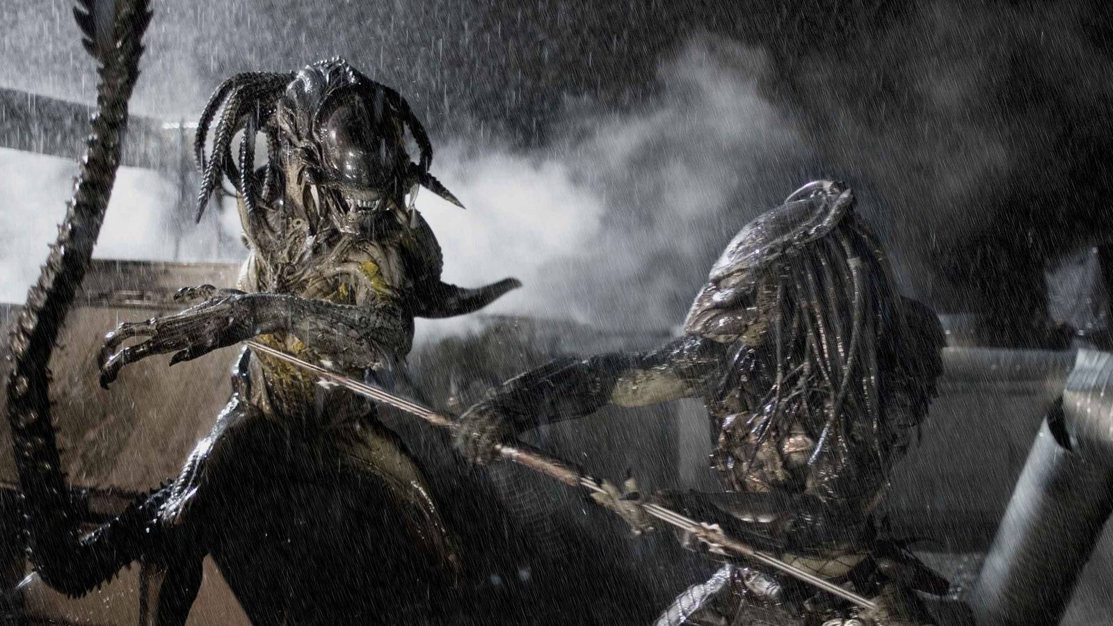 Lance Henriksen talks about his role in ALIEN VS. PREDATOR!