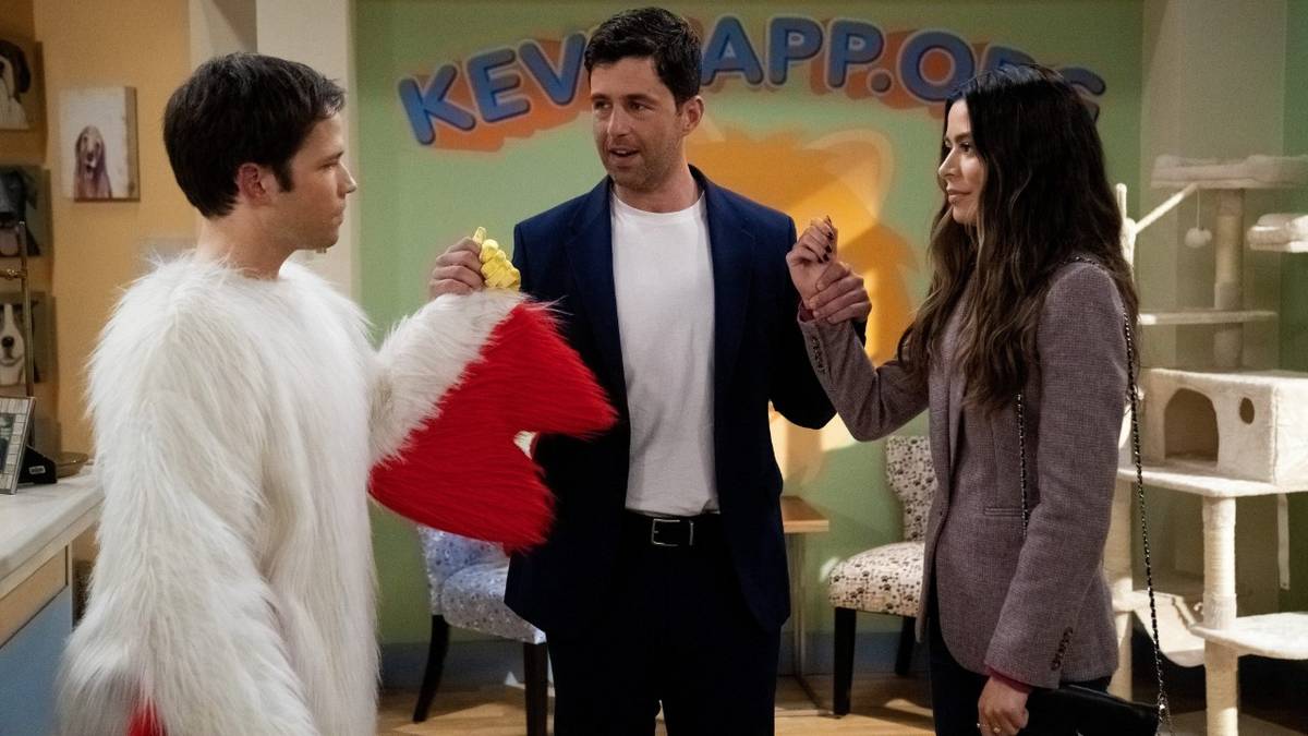 Josh Peck to Reunite with Miranda Cosgrove in iCarly Reboot