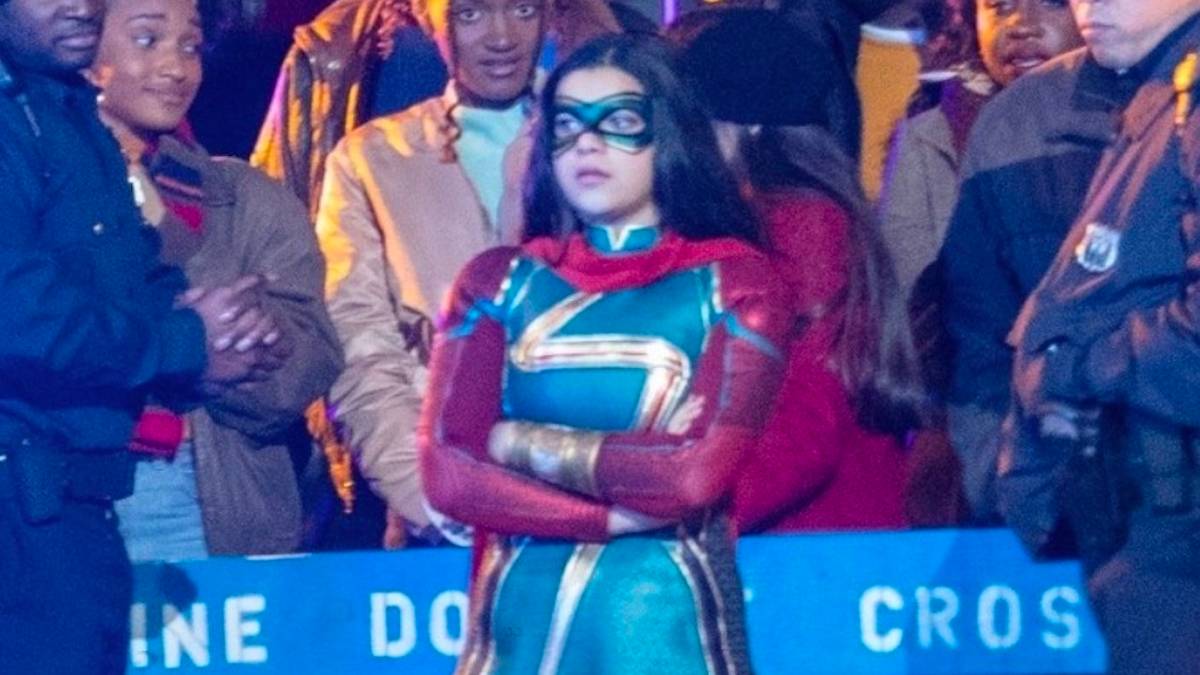 Ms. Marvel Wears Homemade Captain Marvel Helmet And Chased By Drones In ...