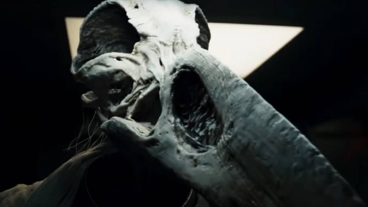 Moon Knight Clip Sees a Terrified Oscar Isaac Come Face to Face With a God