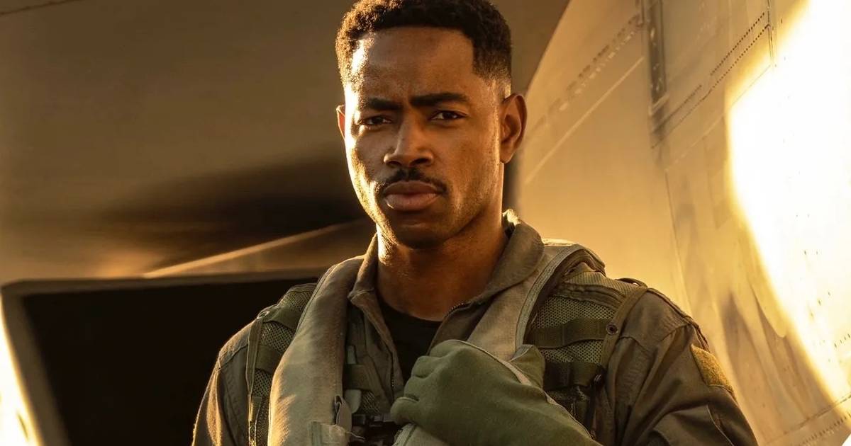 Jay Ellis Says Top Gun Cast Would 'Love To' Return for a Sequel