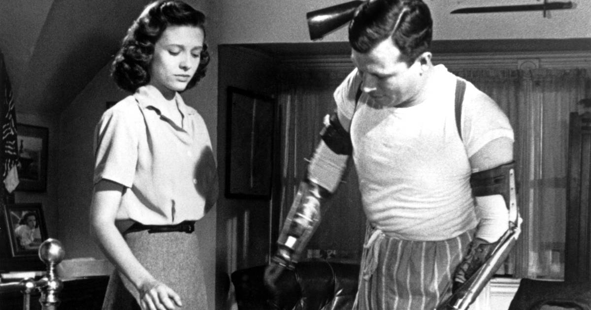 The Powerful Story of the Only Actor to Win Two Oscars for the Same ...