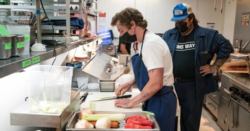 The Bear: How the Cast Trained to Look Like Professional Chefs