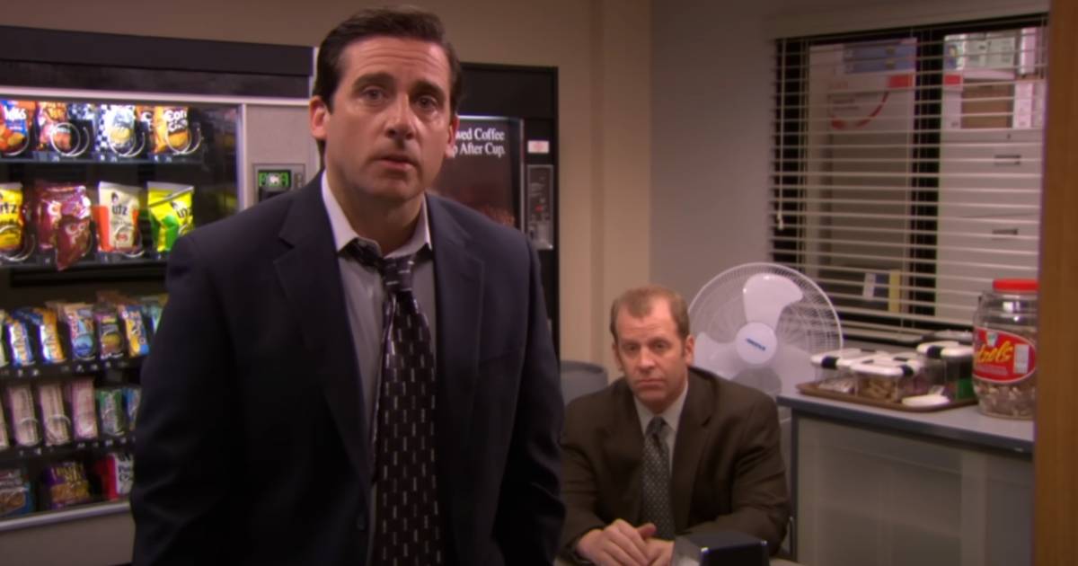 The Office: Toby Helps Michael With His Resume in Never-Before-Seen ...