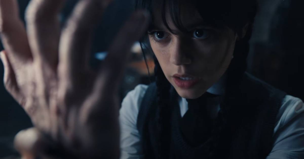 It's Wednesday vs. Thing in New Sneak Peek of Netflix's Addams Family ...