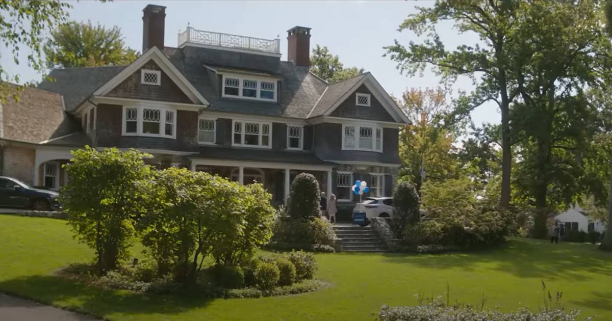 The Watcher on Netflix is a Killer Thriller, and Here’s Why