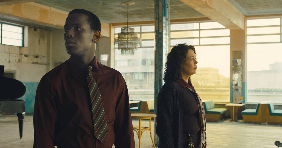 Empire of Light Review: Sam Mendes' Superbly Acted but Flawed Homage to ...