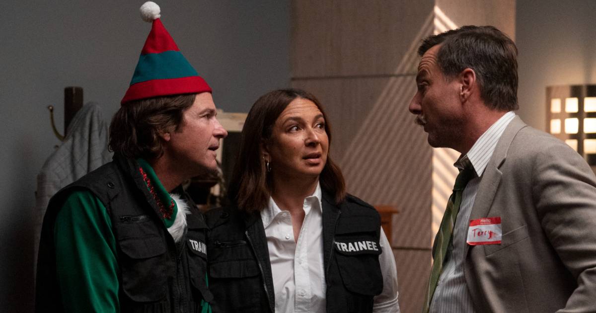 Murderville Featurette Goes Behind the Scenes of Who Killed Santa ...