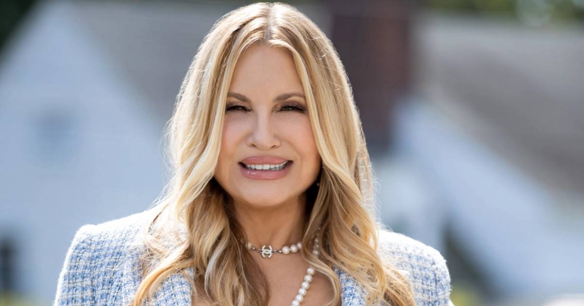 Jennifer Coolidge and Brian Cox to Star in New Crime Comedy Riff Raff
