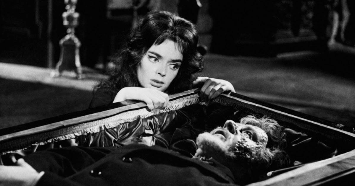 26 Horror Movies That Perfectly Encompassed Gothic Aesthetic
