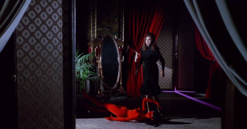 9 Horror Movies With the Most Quintessential Color Palettes