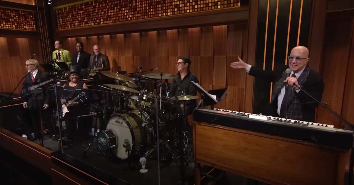 Jimmy Fallon's Tonight Show Welcomes Back Paul Shaffer and the World’s ...