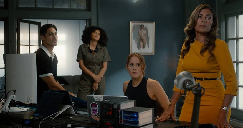 Righteous Thieves Review: Likeable Cast Strive to Save Formulaic Caper