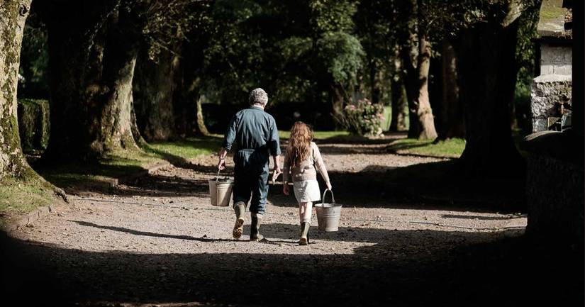 The Quiet Girl Review: Ireland's Oscar Nominee Is Heartwarming and ...