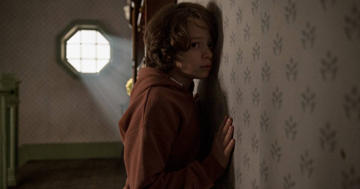 Cobweb Plot, Cast, Release Date information