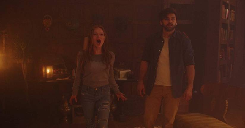 10 Horror Movies That Take Place in Haunted House Attractions
