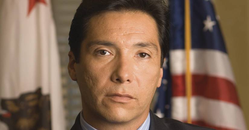 9 Iconic TV Police Captains We Salute
