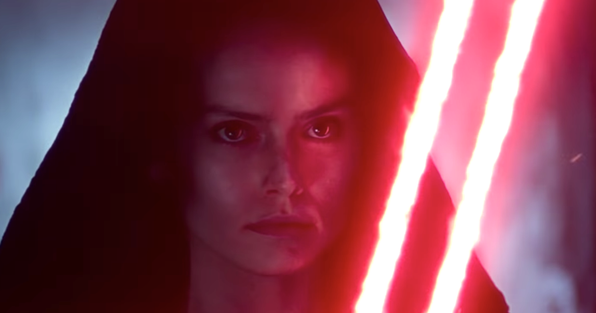 Star Wars: Dark Rey’s Switchblade Lightsaber Now Available for Collectors