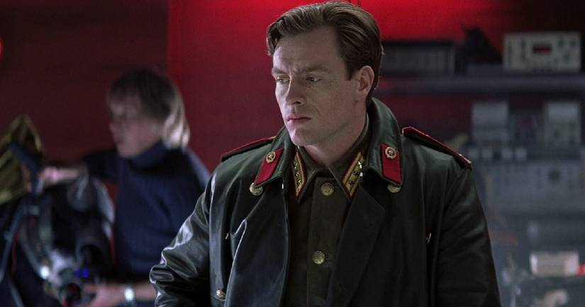 20 Movie Plot Twists That Made No Sense