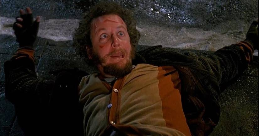 Every time Marv and Harry Should Have Died from Kevin's Pranks in the ...