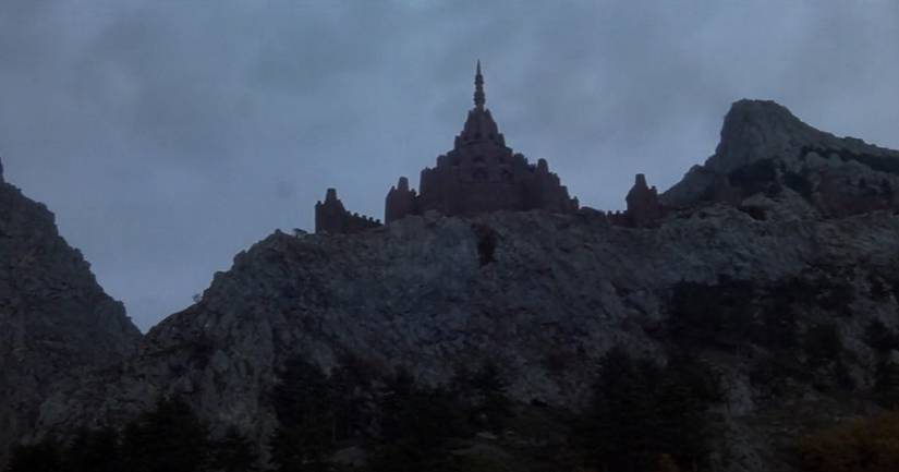 The 10 Coolest Castles and Fortresses from '80s and '90s Fantasy Movies