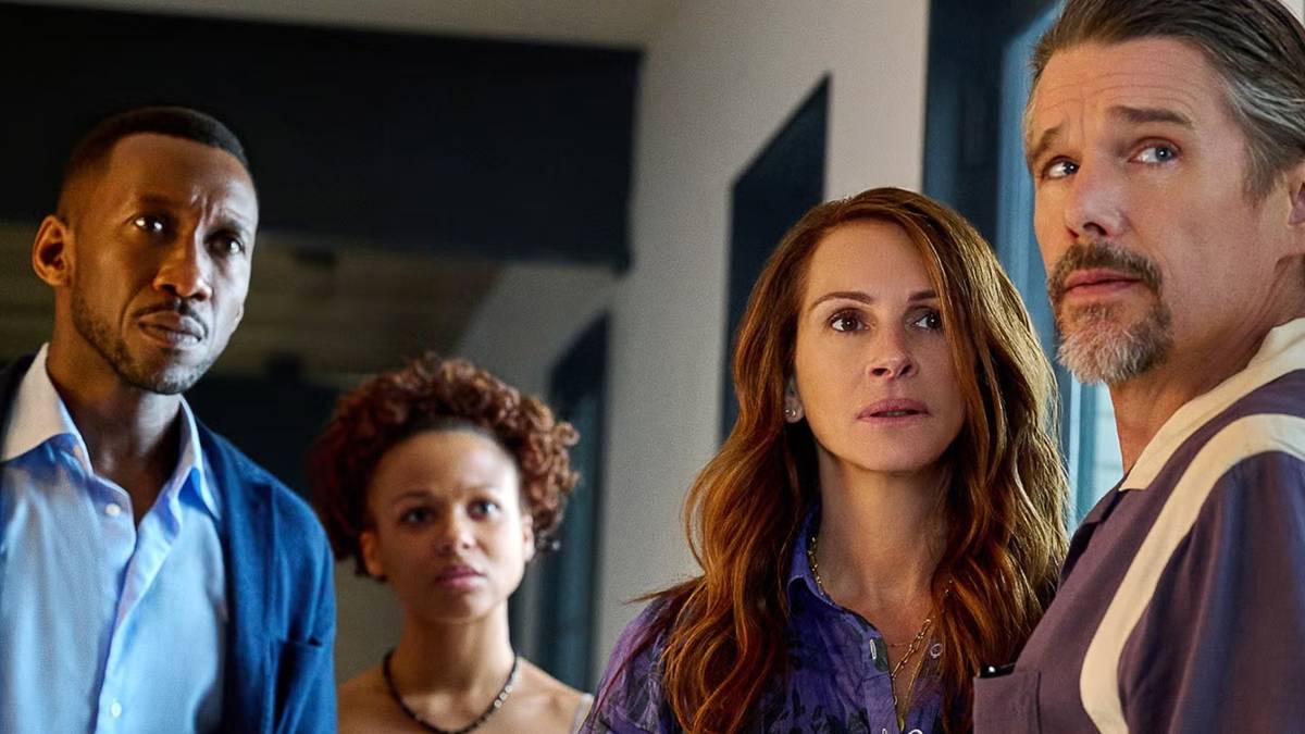 Elizabeth Olsen Joins Julia Roberts in Sam Esmail's 'Panic Carefully'