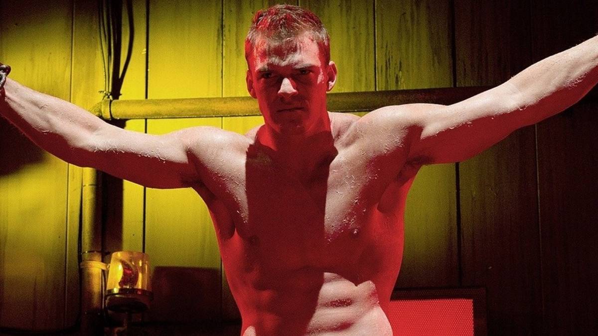 The Aquaman Images That Make Reacher's Alan Ritchson Want to "Run Away ...