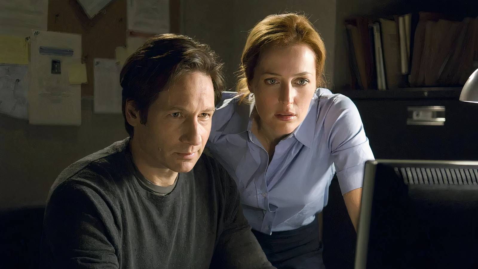 Gillian Anderson Opens Up About Her Emmys Kiss with X-Files Co-Star