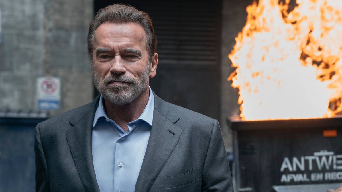 'The Man With the Bag' Image Reveals Arnold Schwarzenegger & Alan Ritchson
