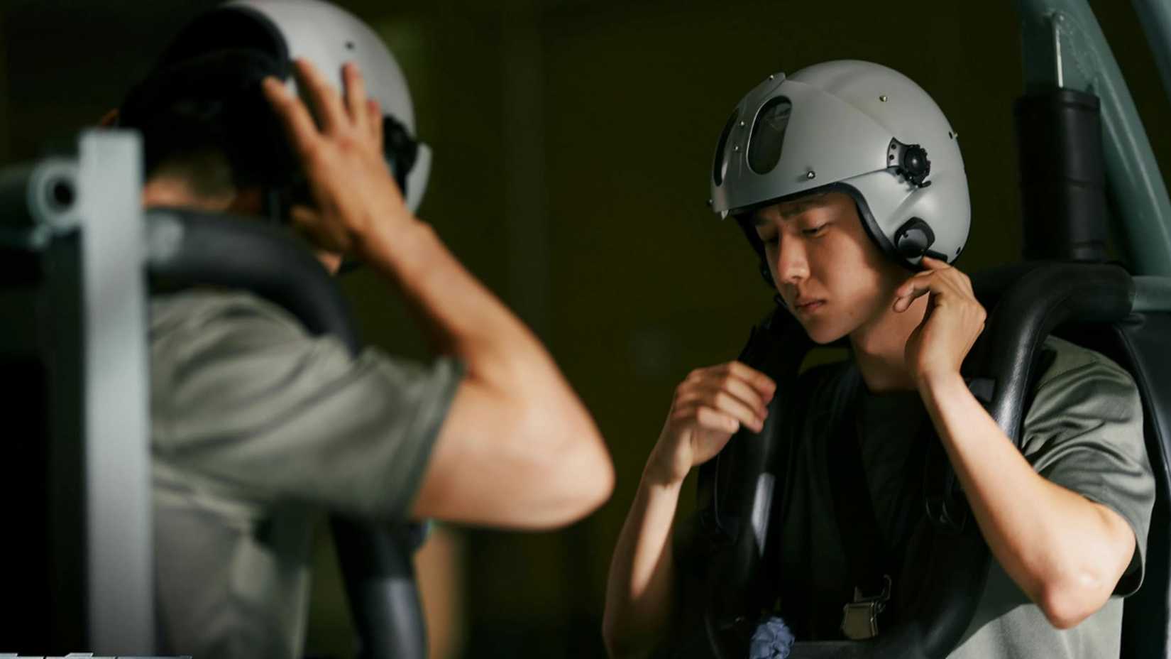 The True Story Behind Tom Cruise and The Chinese 'Top Gun' Knock-Off