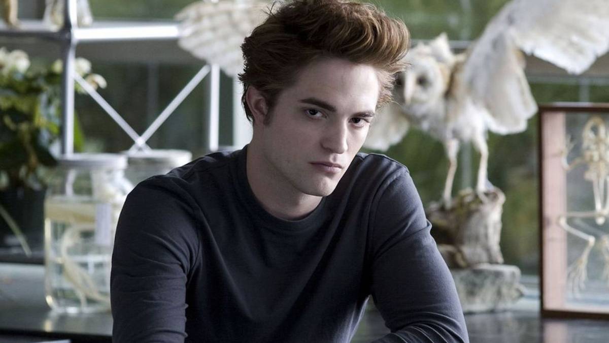 Robert Pattinson Calls Out "Crazy" 'Twilight' Hate 17 Years Later