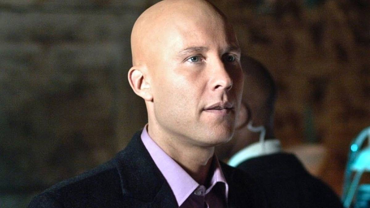 Michael Rosenbaum Suggests 'Smallville' Animated Show Is Being Held Up ...