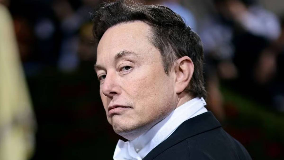 Luca Guadagnino's OpenAI Movie 'Artificial' Casts Ike Barinholtz as ...