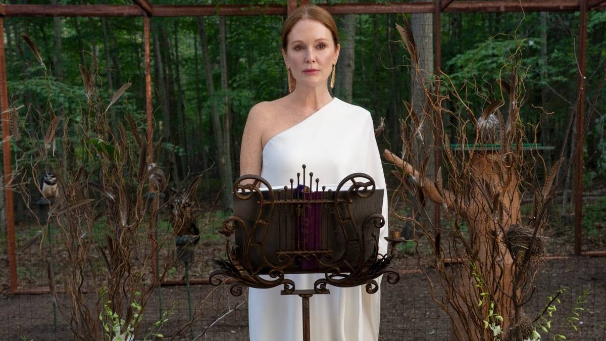 Netflix Releases First Look at Julianne Moore/Meghann Fahy's 'Sirens'