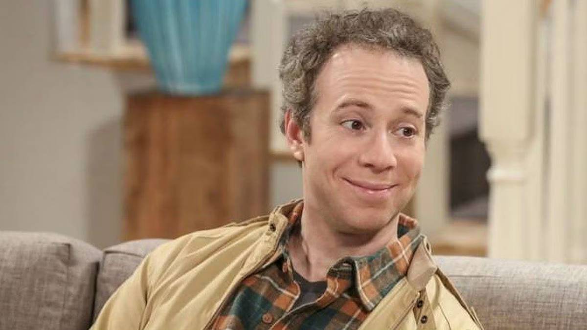 'The Big Bang Theory' Star Reveals First Look at New Stuart Spin-Off