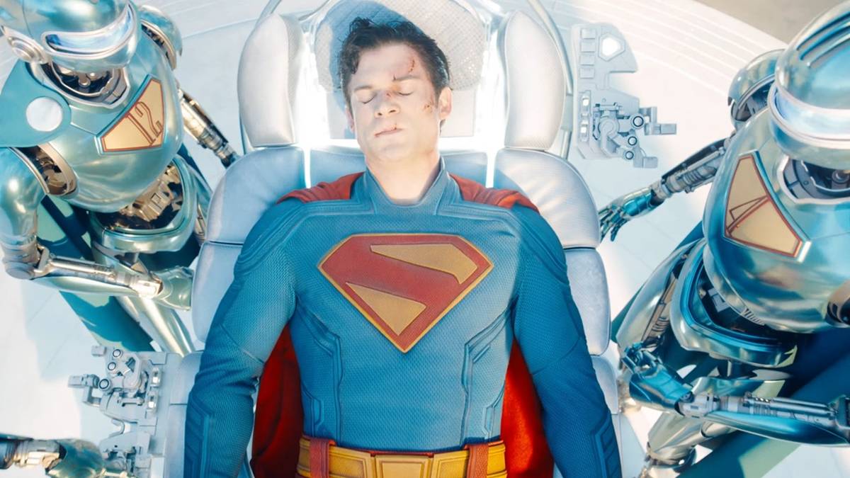 'Superman' Soars Back Onto the Silver Screen in Extended Clip for James ...
