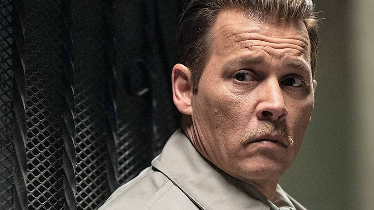 Johnny Depp Sports a Grey Beard and Shabby Jeans in 'Day Drinker' Set ...