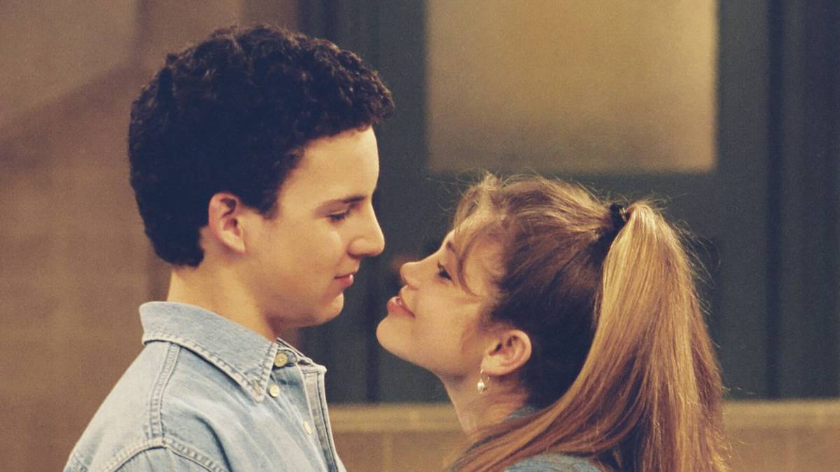 10 Best '90s Sitcom Couples That Stole the Hearts of a Generation