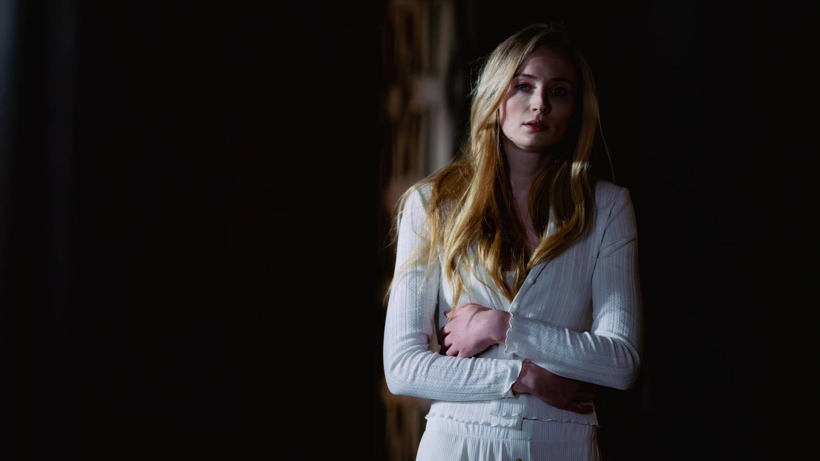 'Trust' Review: Sophie Turner stars in a Poorly Executed Celebrity Thriller