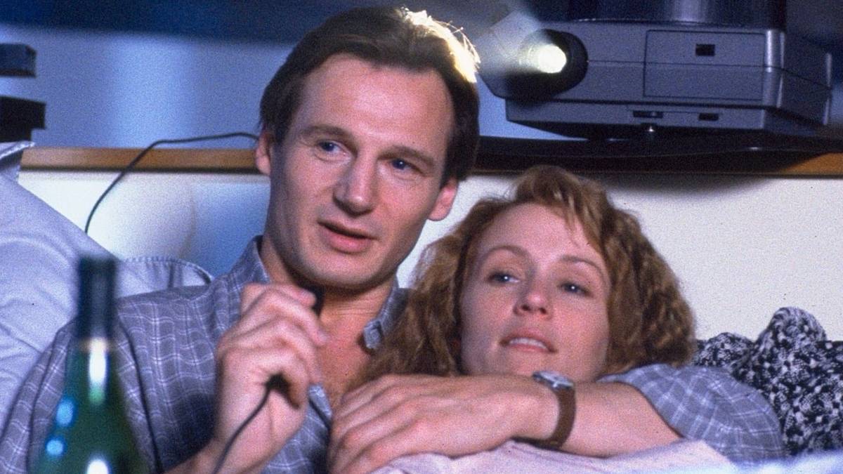 Liam Neeson & Sam Raimi's Darkman Still 'Deserves' a Real Sequel