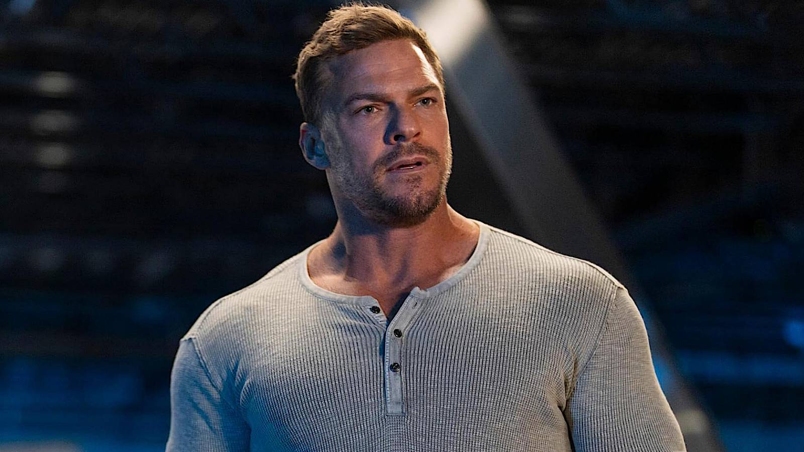 'Reacher's Alan Ritchson Takes a Beating With "Ashamed" Rotten Tomatoes ...