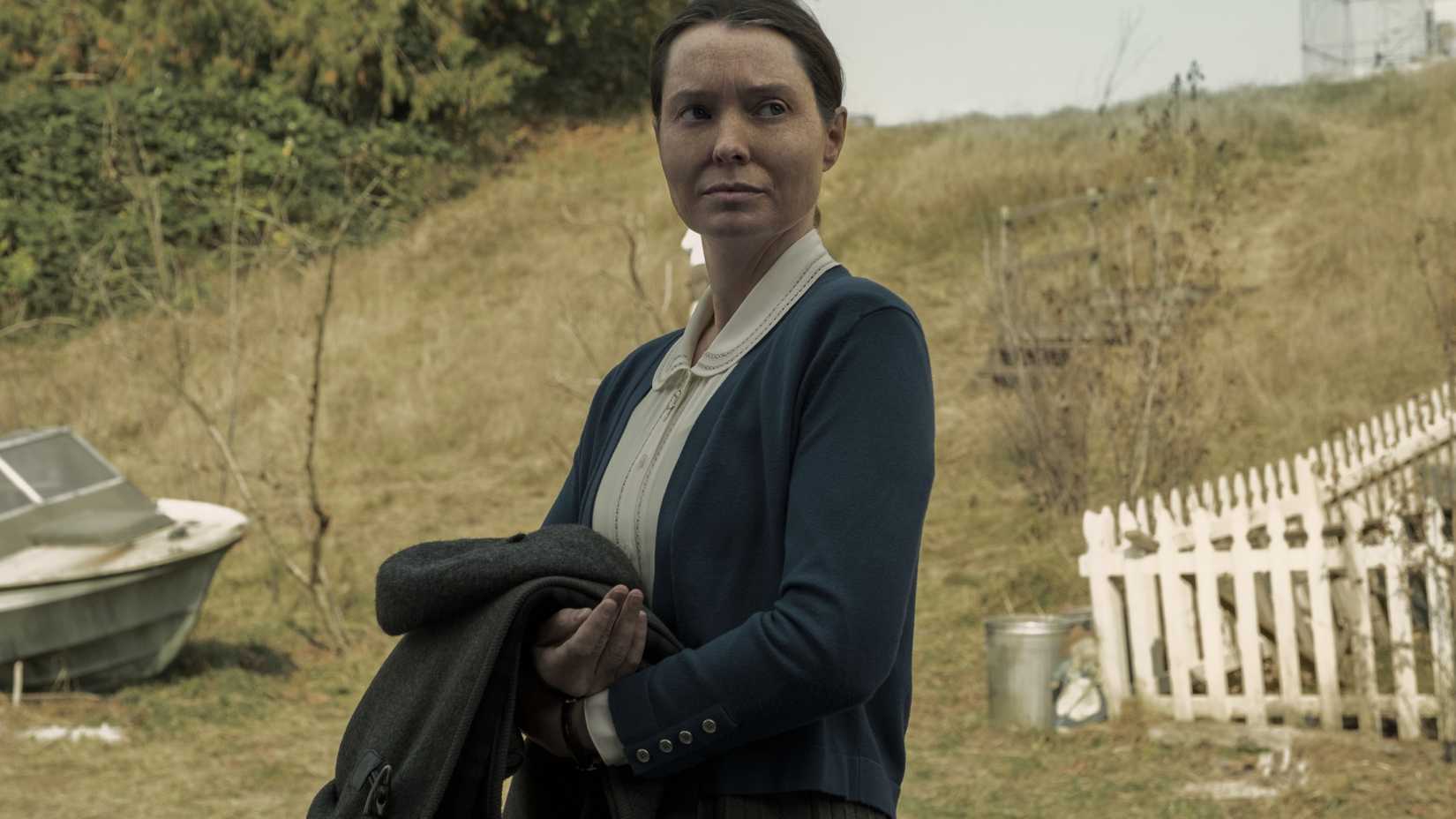Mike Flanagan’s Netflix Horror Series 'Midnight Mass' Keeps Getting Better