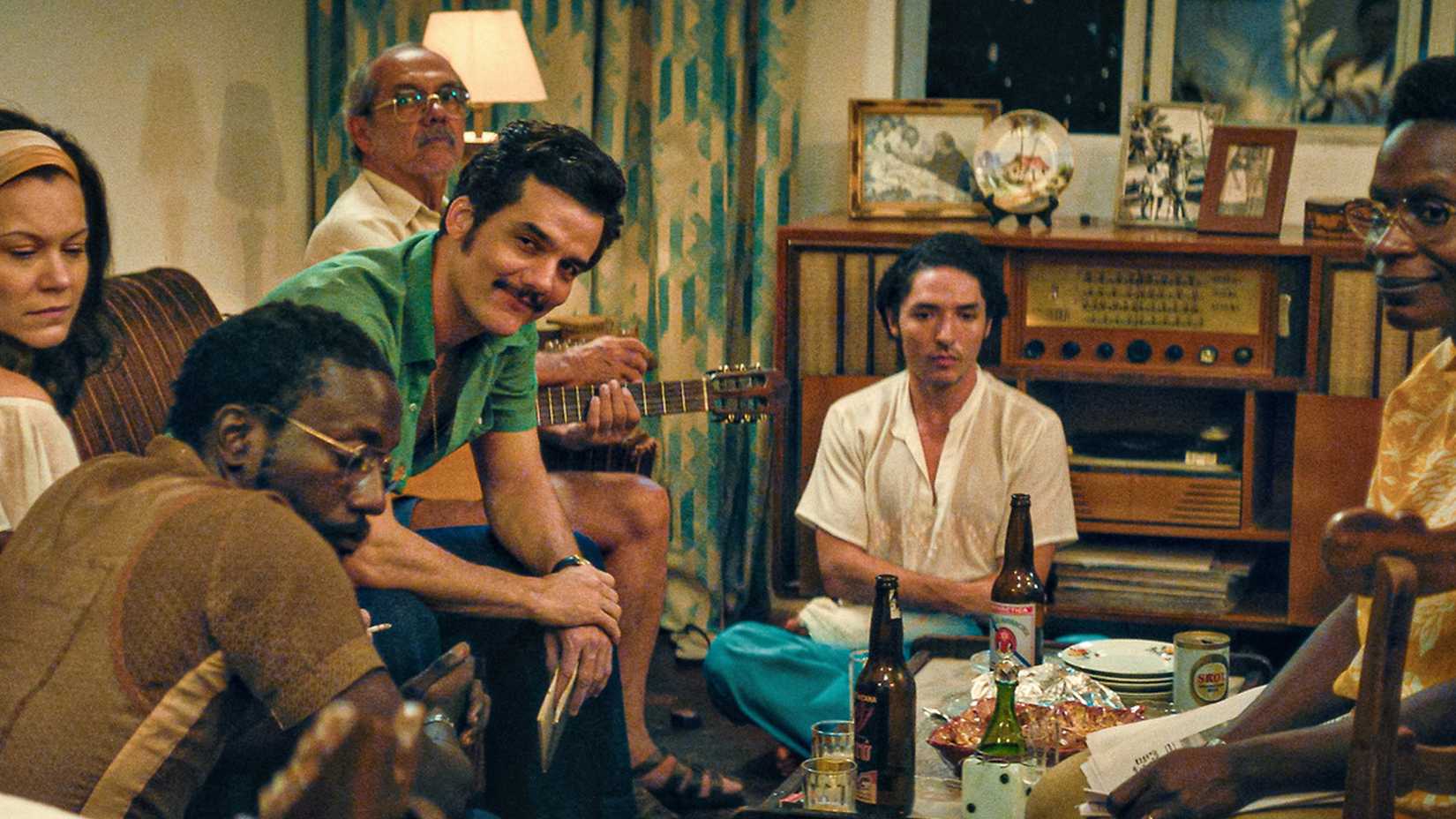 'The Secret Agent' Review: The Dense, Sociopolitical Tale the Cinematic ...