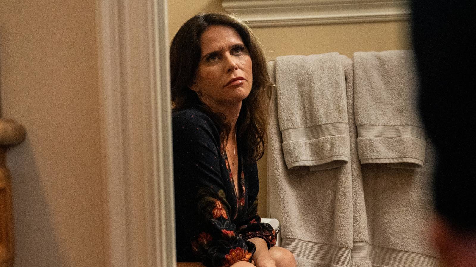 First Trailer for 'For Worse' Reveals Amy Landecker's Directorial Debut
