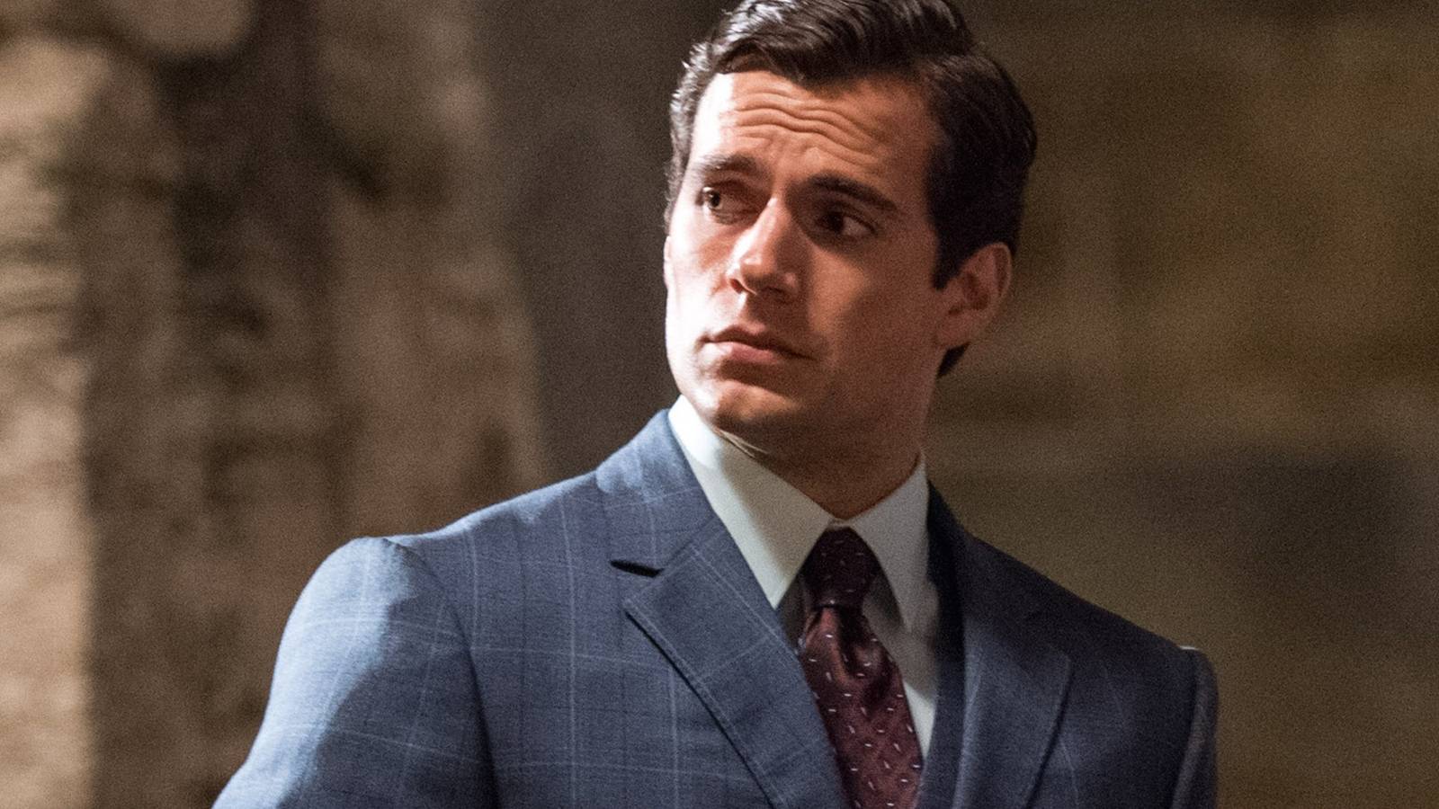 Henry Cavill Finally Gets James Bond Moment as He Leads New Netflix ...