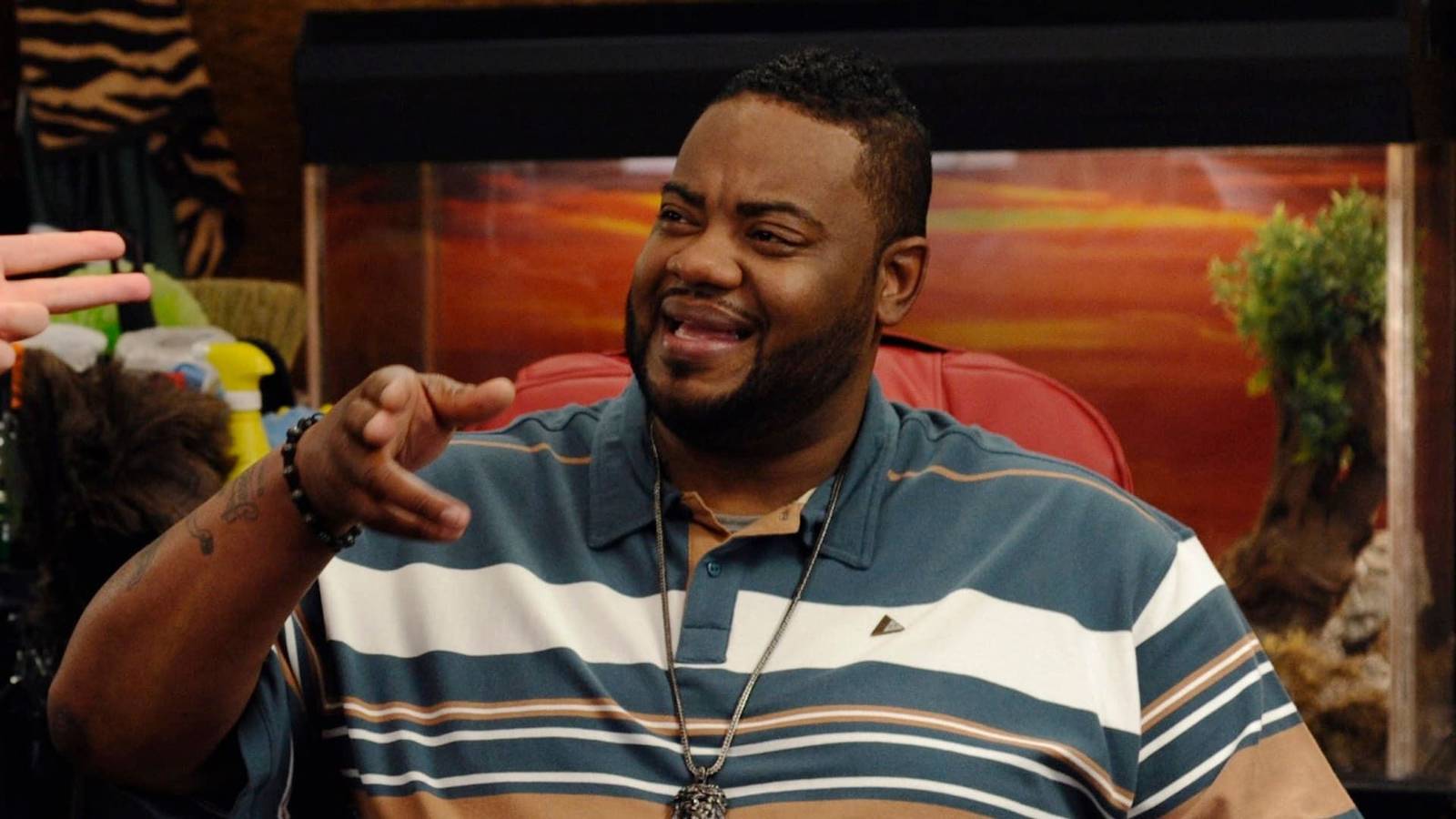'30 Rock' Cast Member Grizz Chapman Dies at 52
