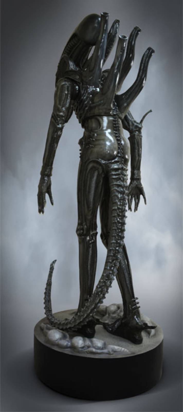 This Life-Size Alien Xenomorph Statue Can Be Yours for $8K