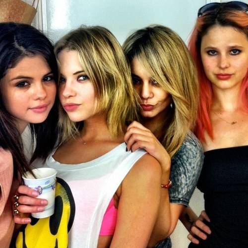 Spring Breakers Red Band International Trailer