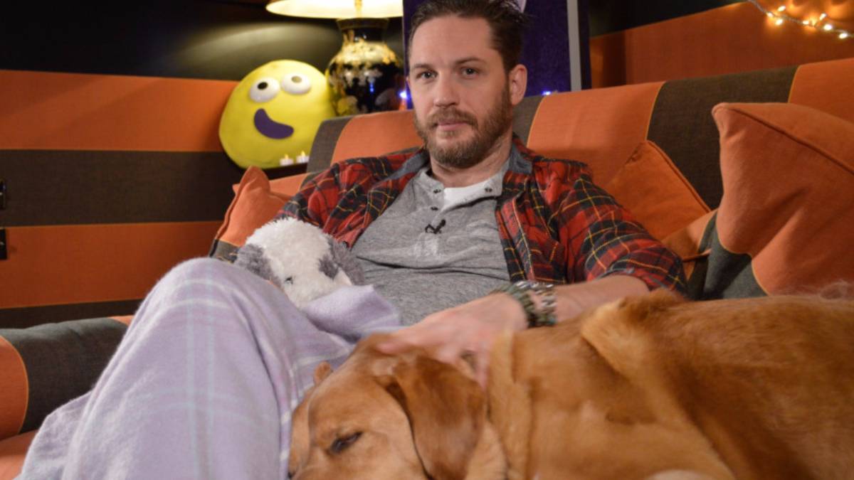 Tom Hardy Returns to CBeebies for More Bedtime Stories, and Moms Can't ...