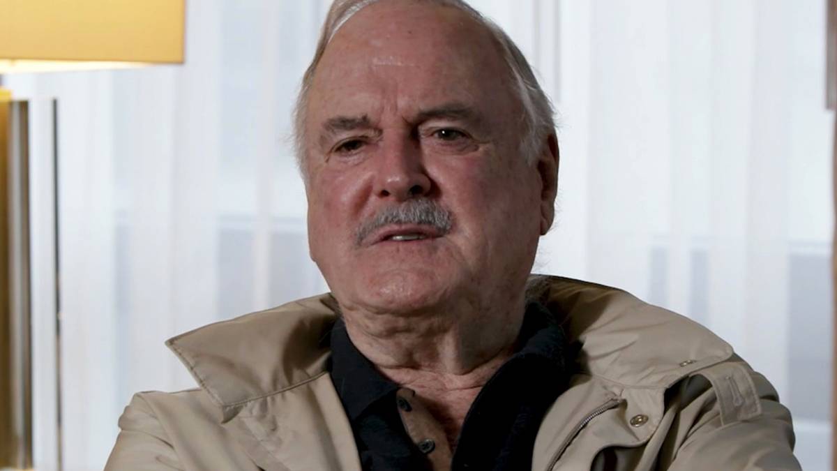 John Cleese Talks Monty Python and the Holy Grail in Time Warp ...